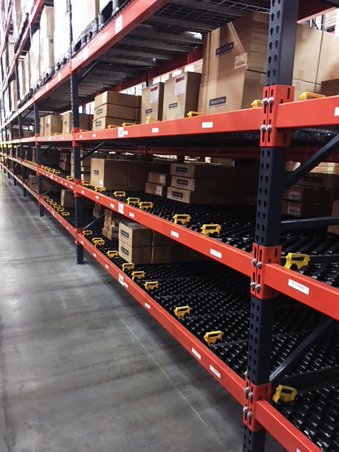 Carton Flow Entry Guides & Lane Dividers Gallery | Mallard Manufacturing