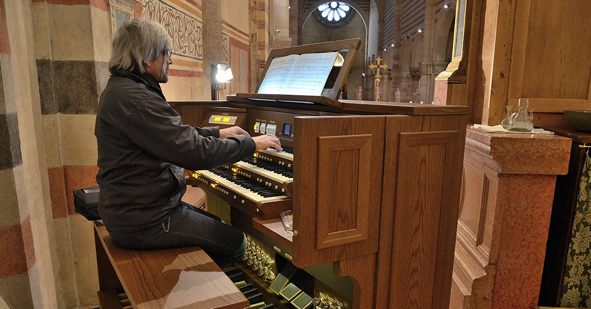 Viscount Organs: Practice, Practice, Practice